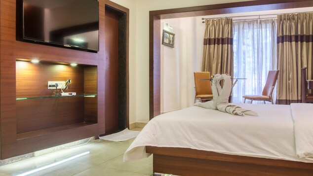 The Samilton Hotel Kolkata - Reviews, Photos & Offer