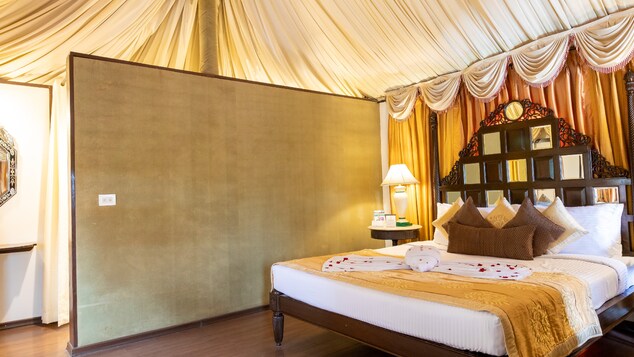 Fort JadhavGADH A GADH Heritage Hotel Hotel Sasvad - Reviews, Photos ...