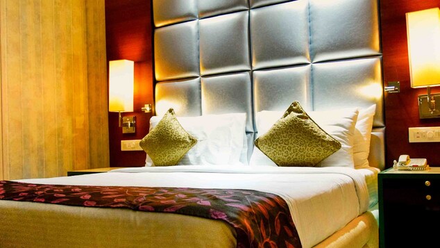 De Sovrani Hotel Kolkata - Reviews, Photos & Offer