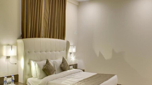 Hotel Lake View Hotel Saputara - Reviews, Photos & Offer