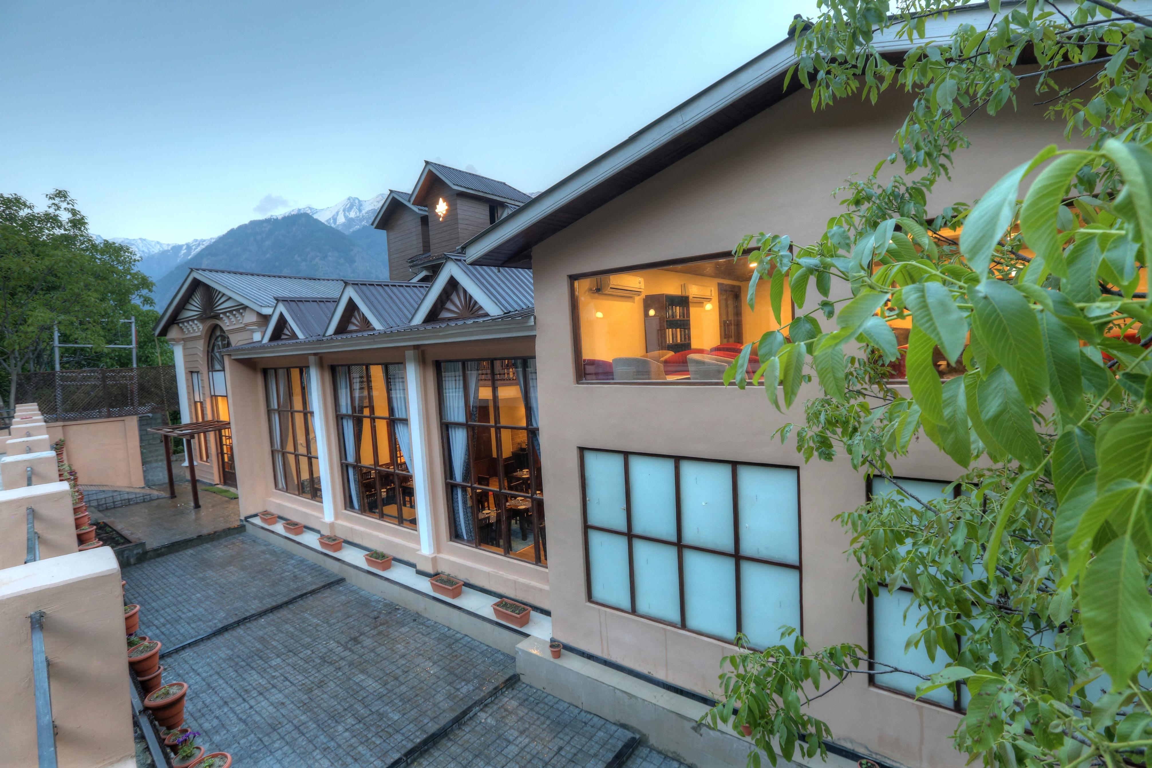 The Chinar Resort and Spa Hotel Pahalgam - Reviews, Photos & Offer