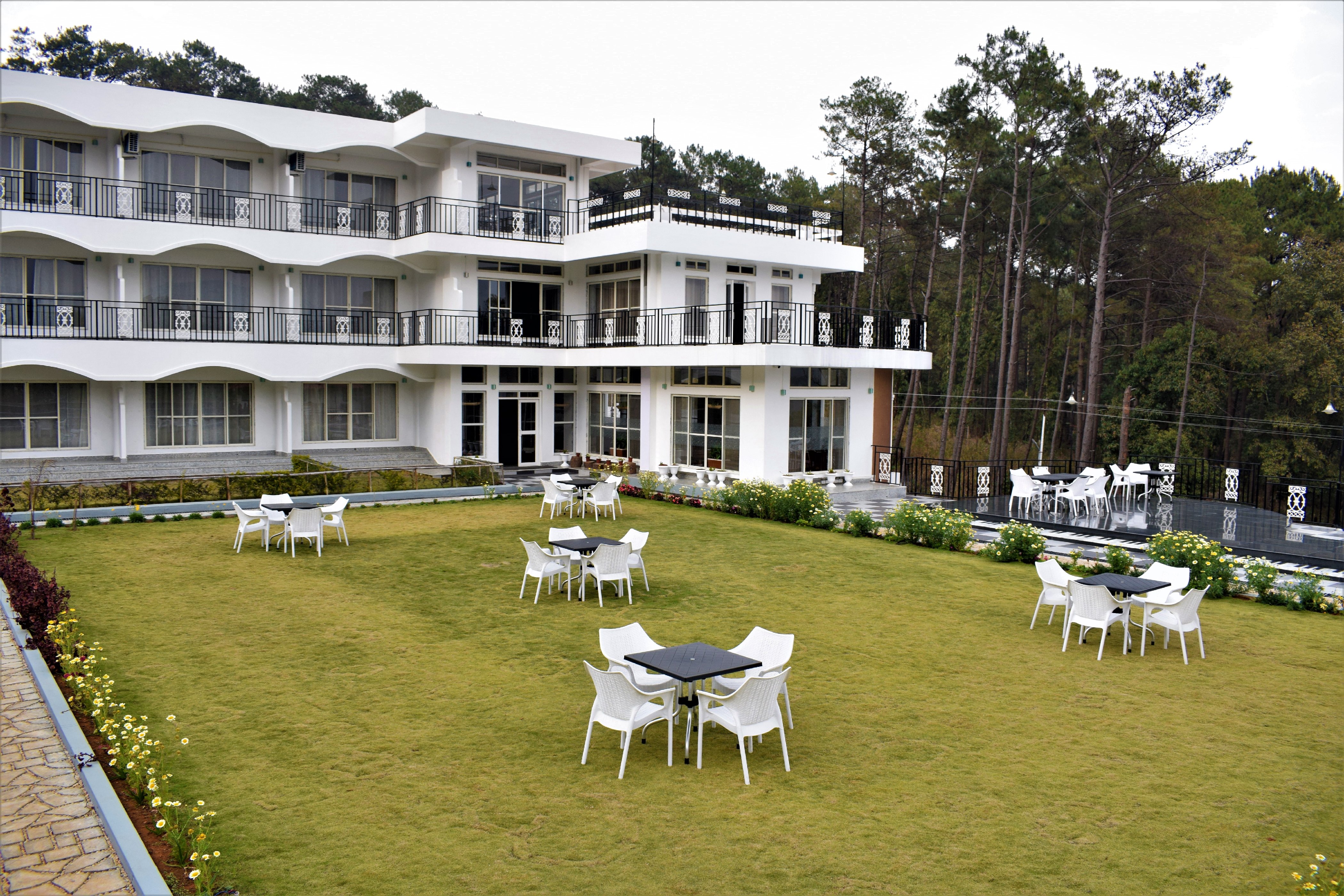 La Nicholas - Lake View (by Summit Hotels) Hotel Shillong - Reviews ...