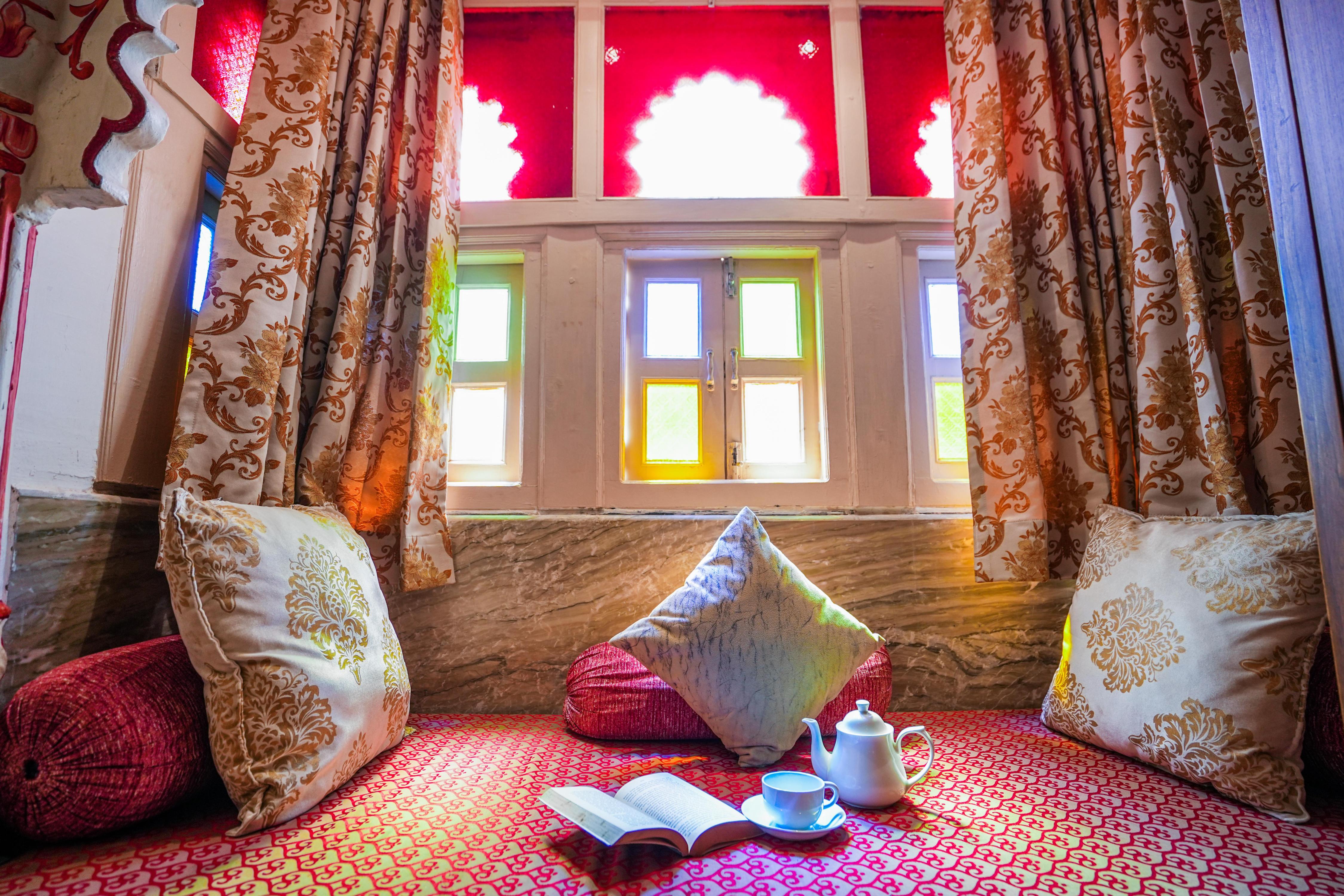 Royal Rafahiya - A Rooftop Lake View Hotel Near Lake Pichola Udaipur ...