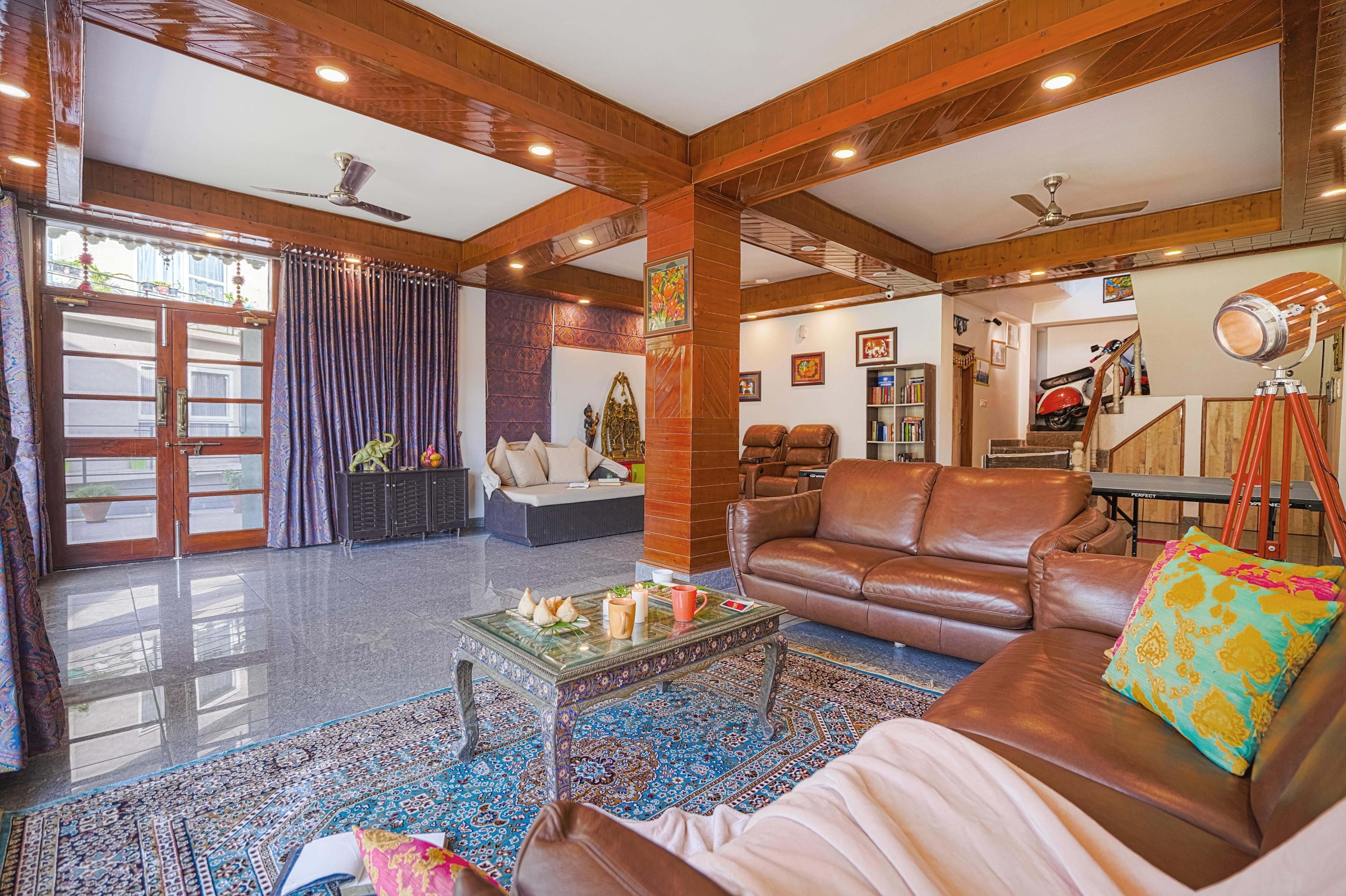 Alaya Stays Dilli Villa 3 BHK With Pvt Pool theatre & Gym Kasauli ...