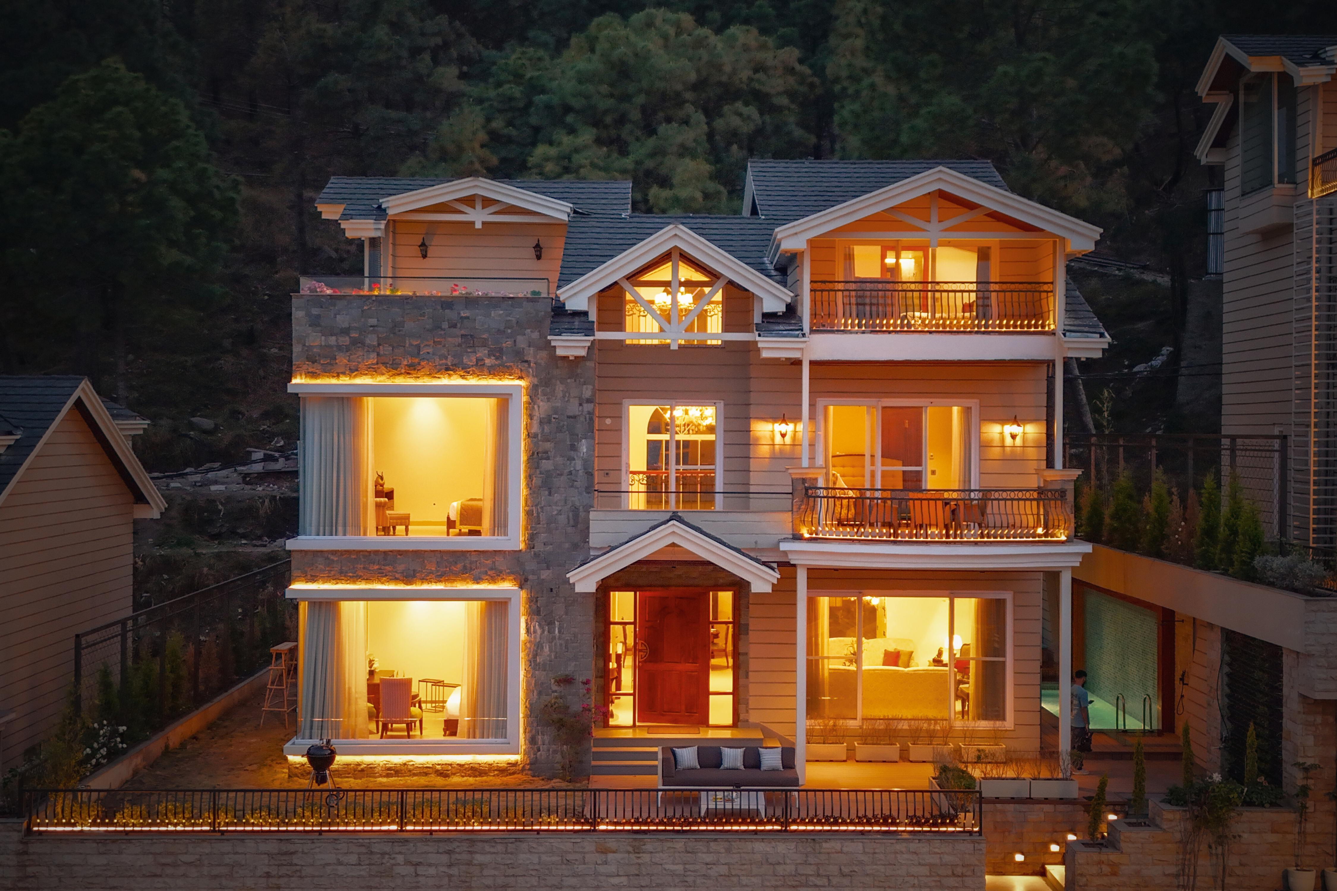 ELIVAAS prive The Royce Lilly Luxe 4 BHK Hilltop Villa With Jacuzzi Kasauli - Reviews, Photos ...