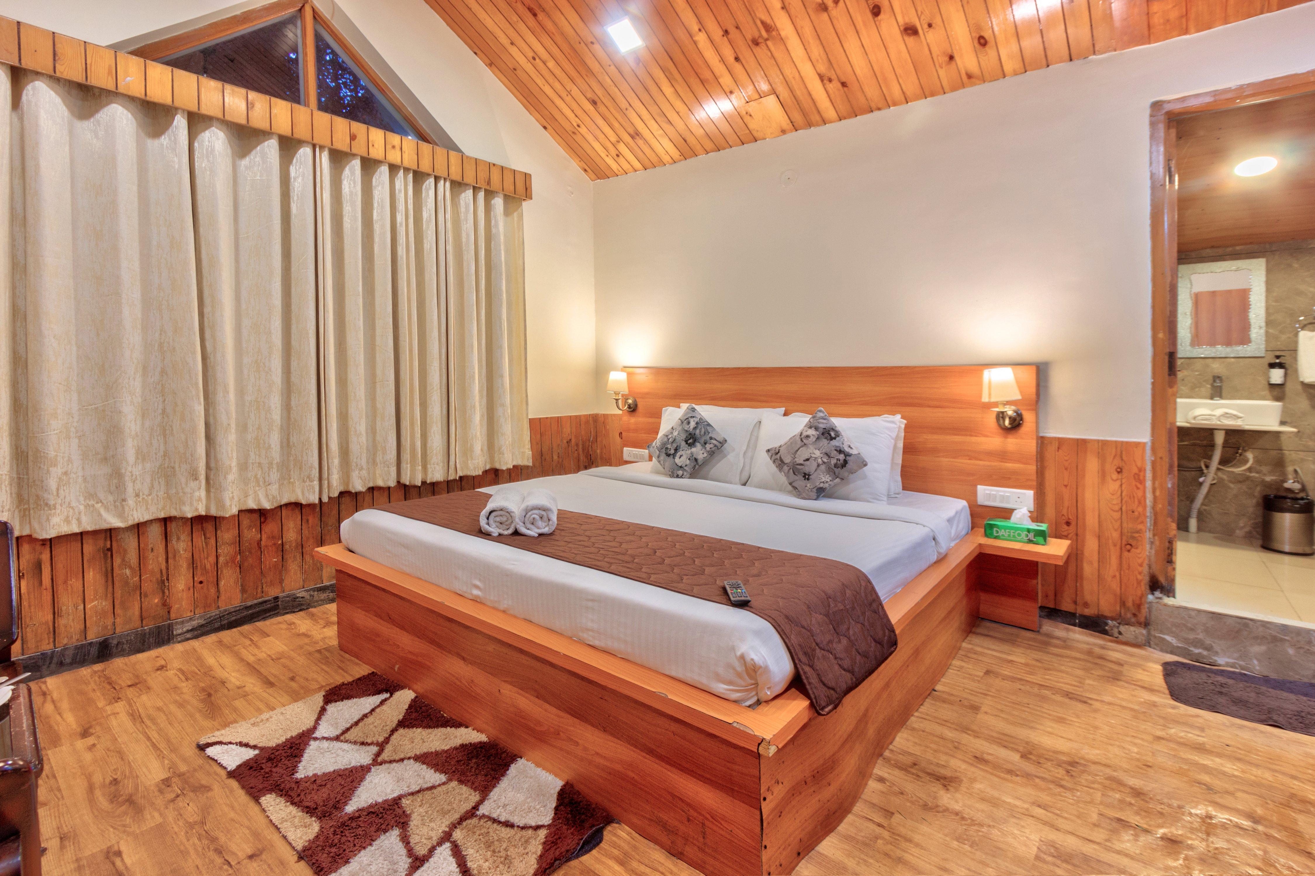 PARADISE-The Whitehouse Cafe (A Riverside Retreat) Hotel Manali ...