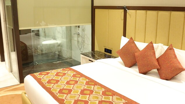 Radisson Lucknow City Center Hotel Lucknow - Reviews, Photos & Offer